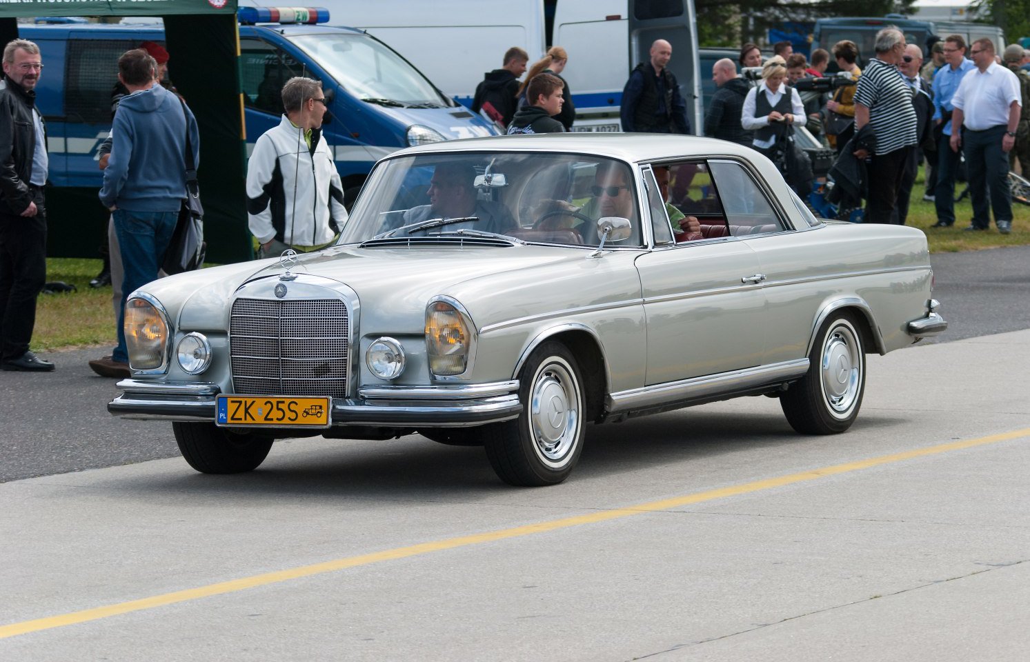 Mercedes-Benz W111 Coupe 250 SE (150 Hp)